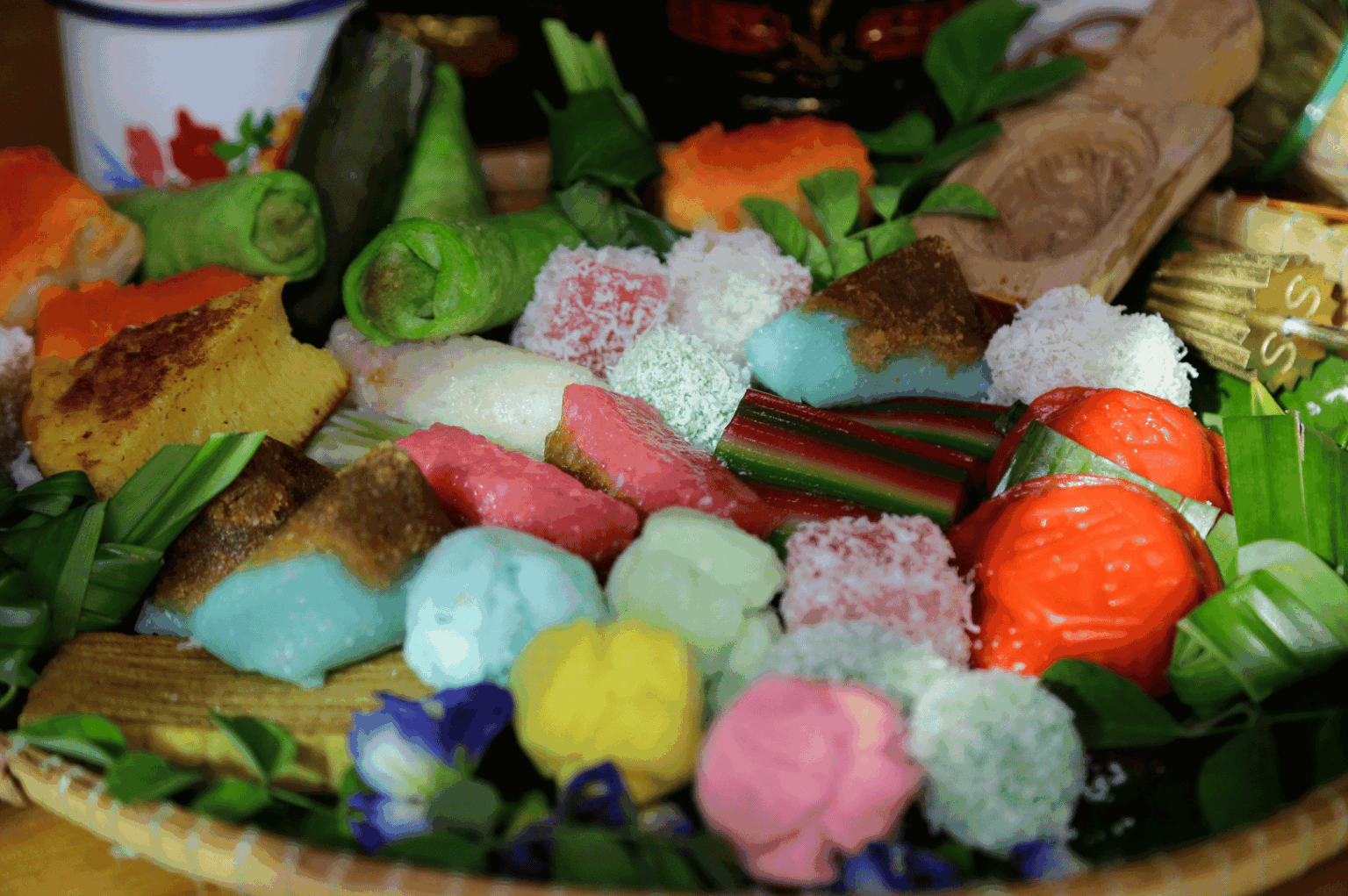 Katong Street Foods: A Guide to Peranakan Pleasures